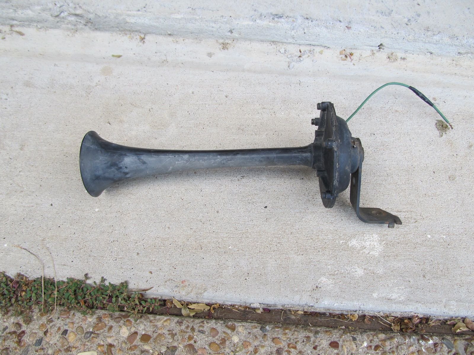 FS (For Sale) Bugle type Alarm Horn working - CorvetteForum - Chevrolet ...