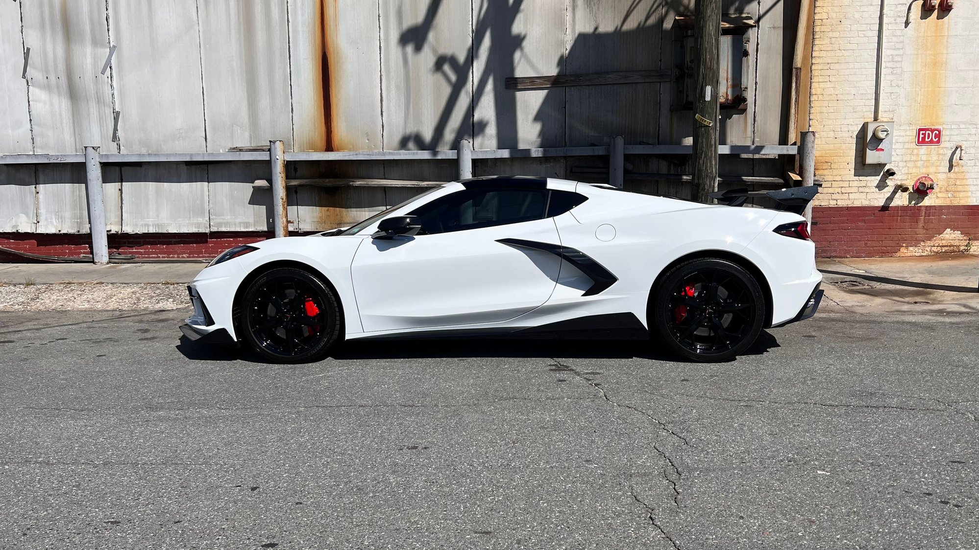 Pictures of c8 coup roof wrapped - CorvetteForum - Chevrolet Corvette ...