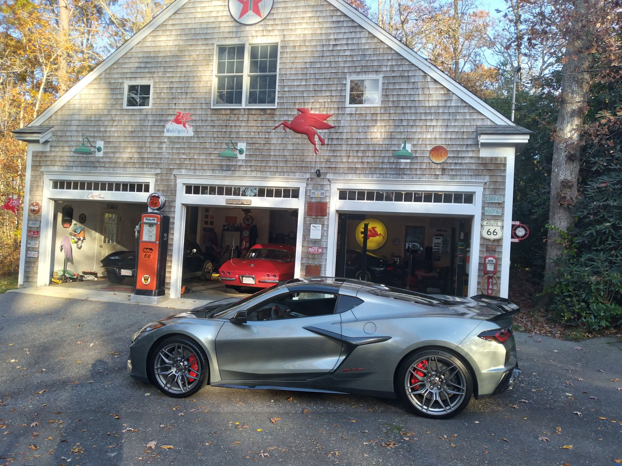 Almost all C 8's don't wave!? - CorvetteForum - Chevrolet Corvette ...
