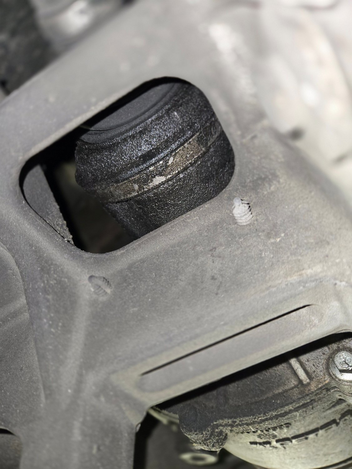 Rear diff axle cv boot...fluid leak... - CorvetteForum - Chevrolet ...