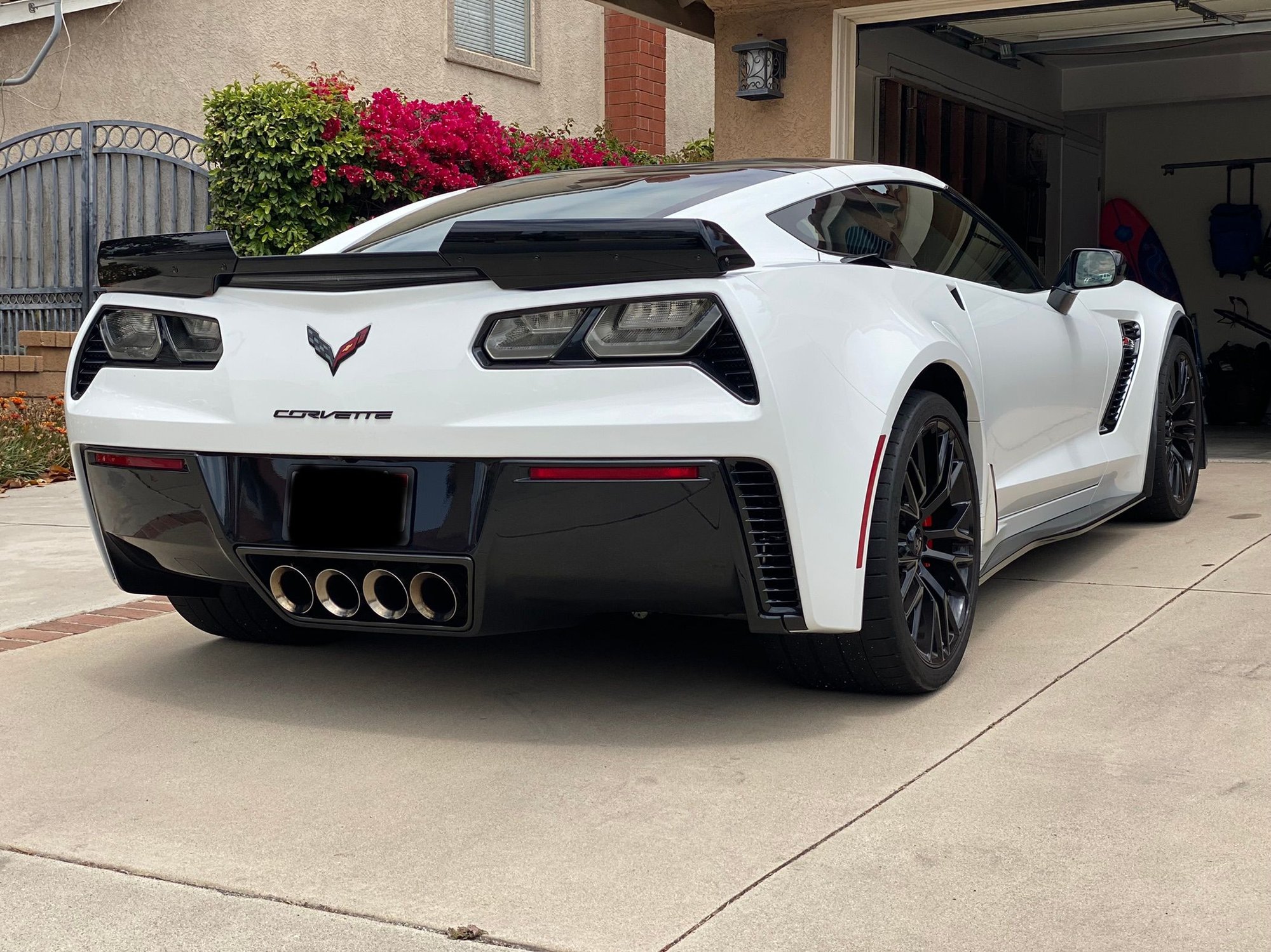 FS (For Sale) 2016 Arctic White Z06 1LZ A8 - CorvetteForum - Chevrolet Corvette Forum Discussion