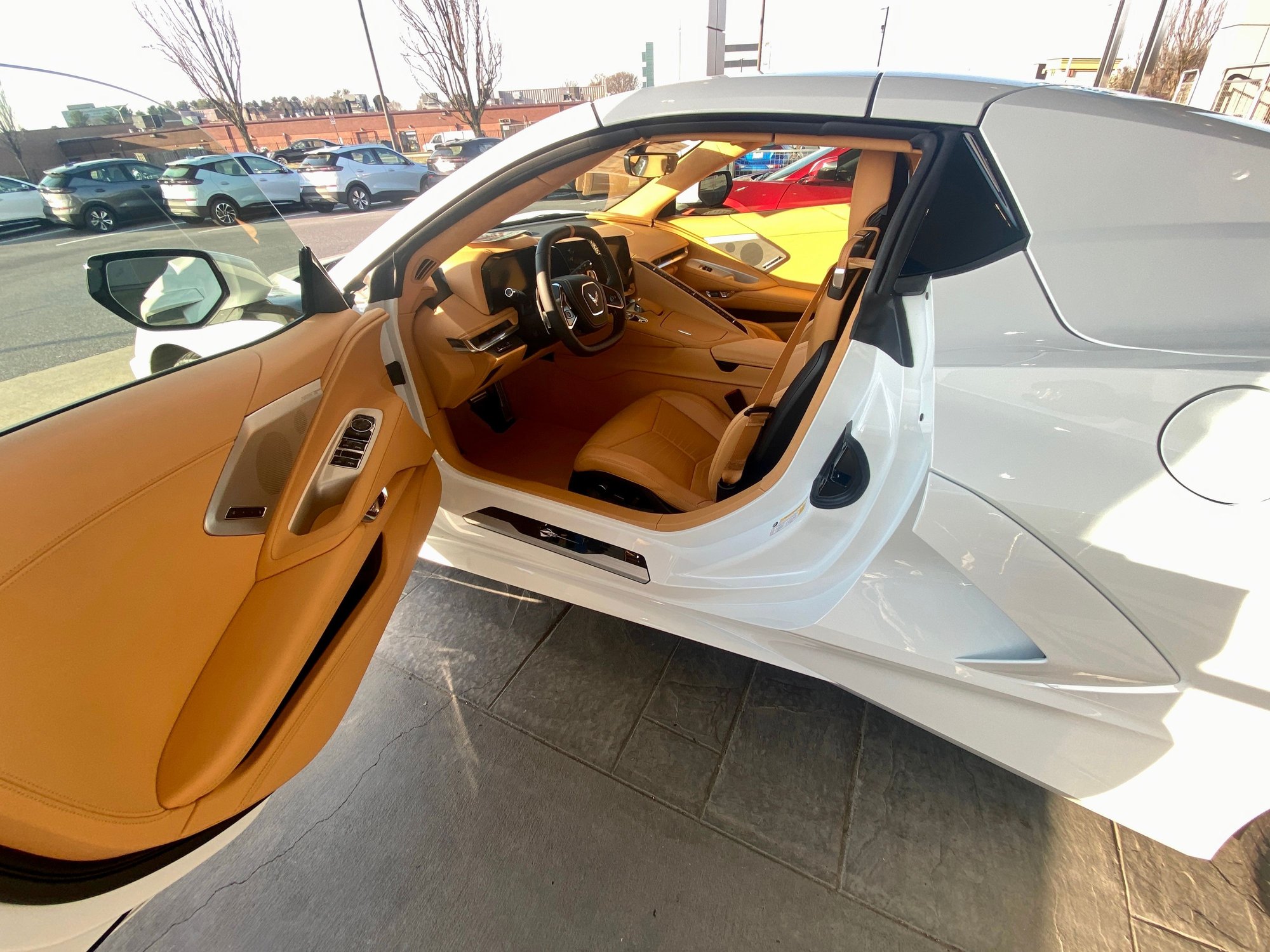 Does the 1LT 2LT and 3LT have any distinguishing badges ...