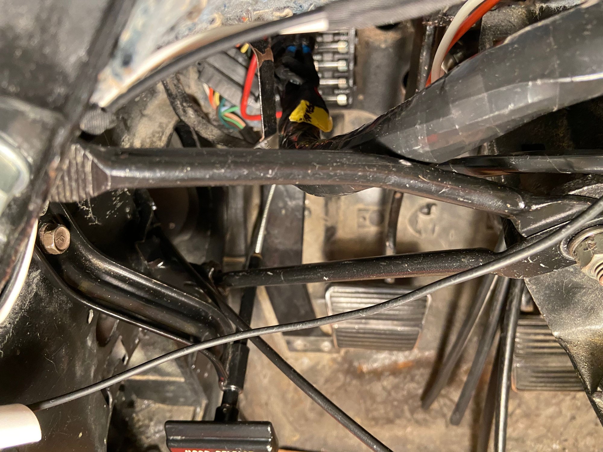1969 Convertible (no a/c) lower dash support rods and vent pictures ...