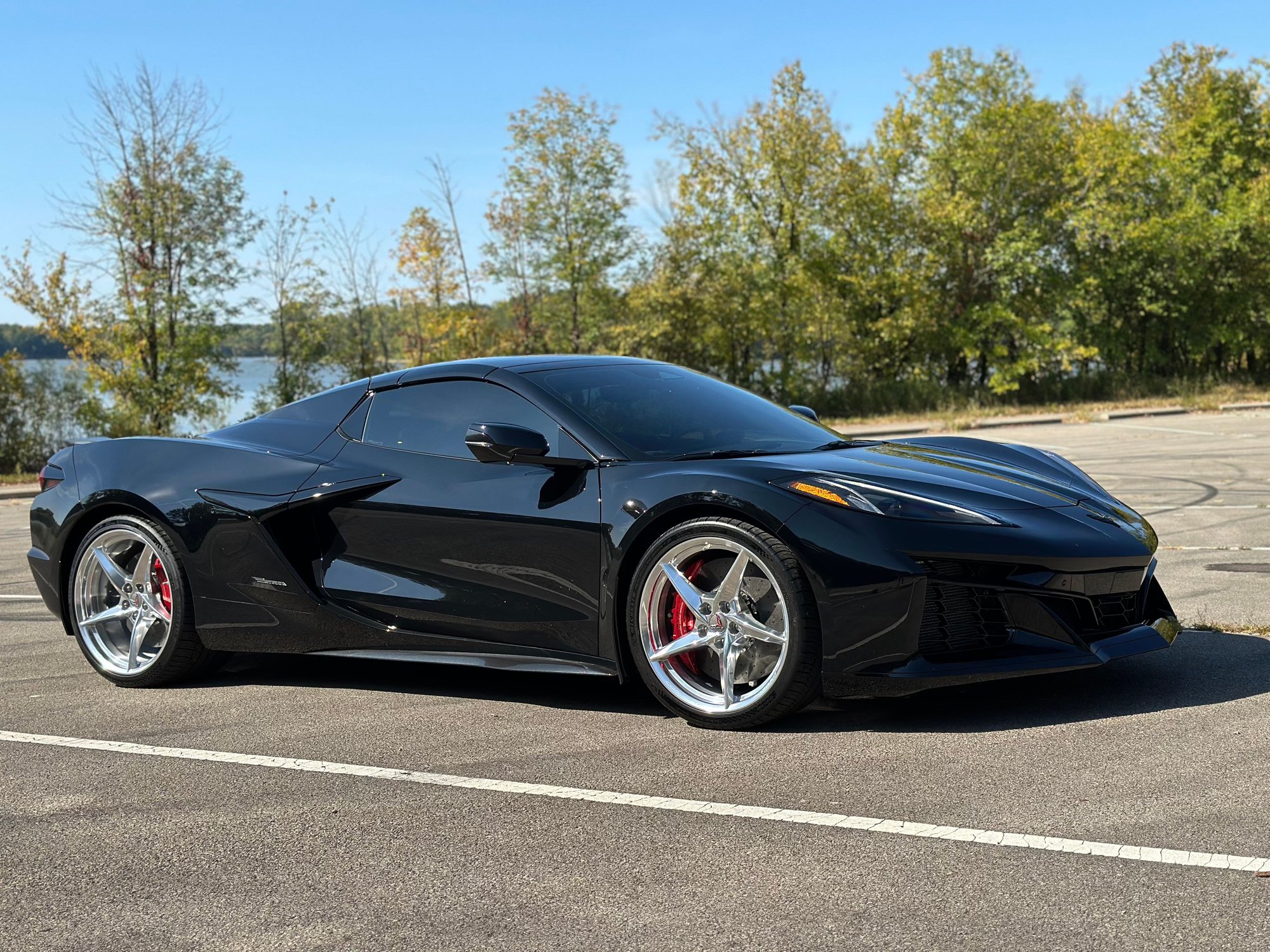 Chrome wheels on a black C8? - CorvetteForum - Chevrolet Corvette Forum ...