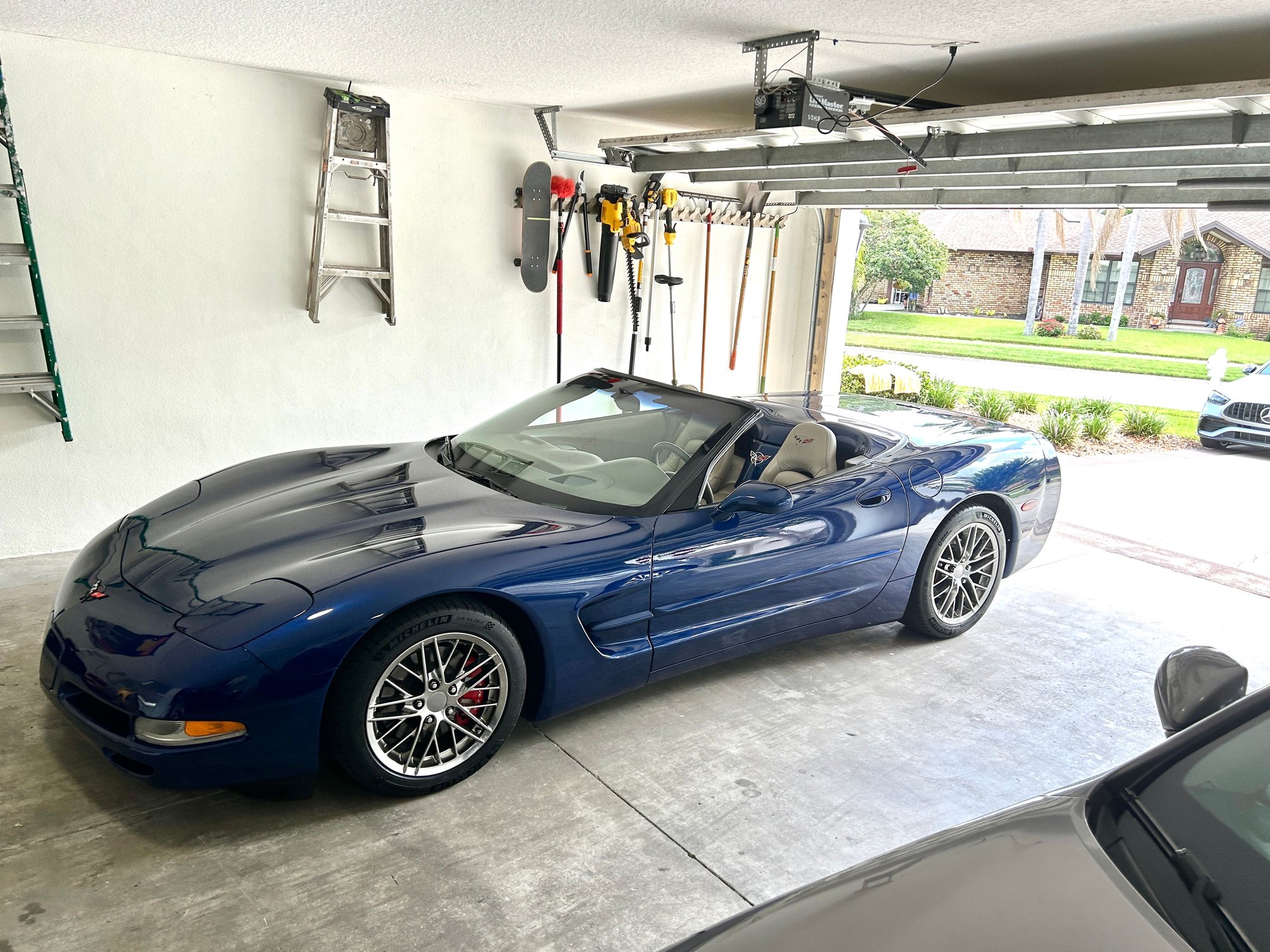 Shale Interior Steering Wheel Options - CorvetteForum - Chevrolet ...