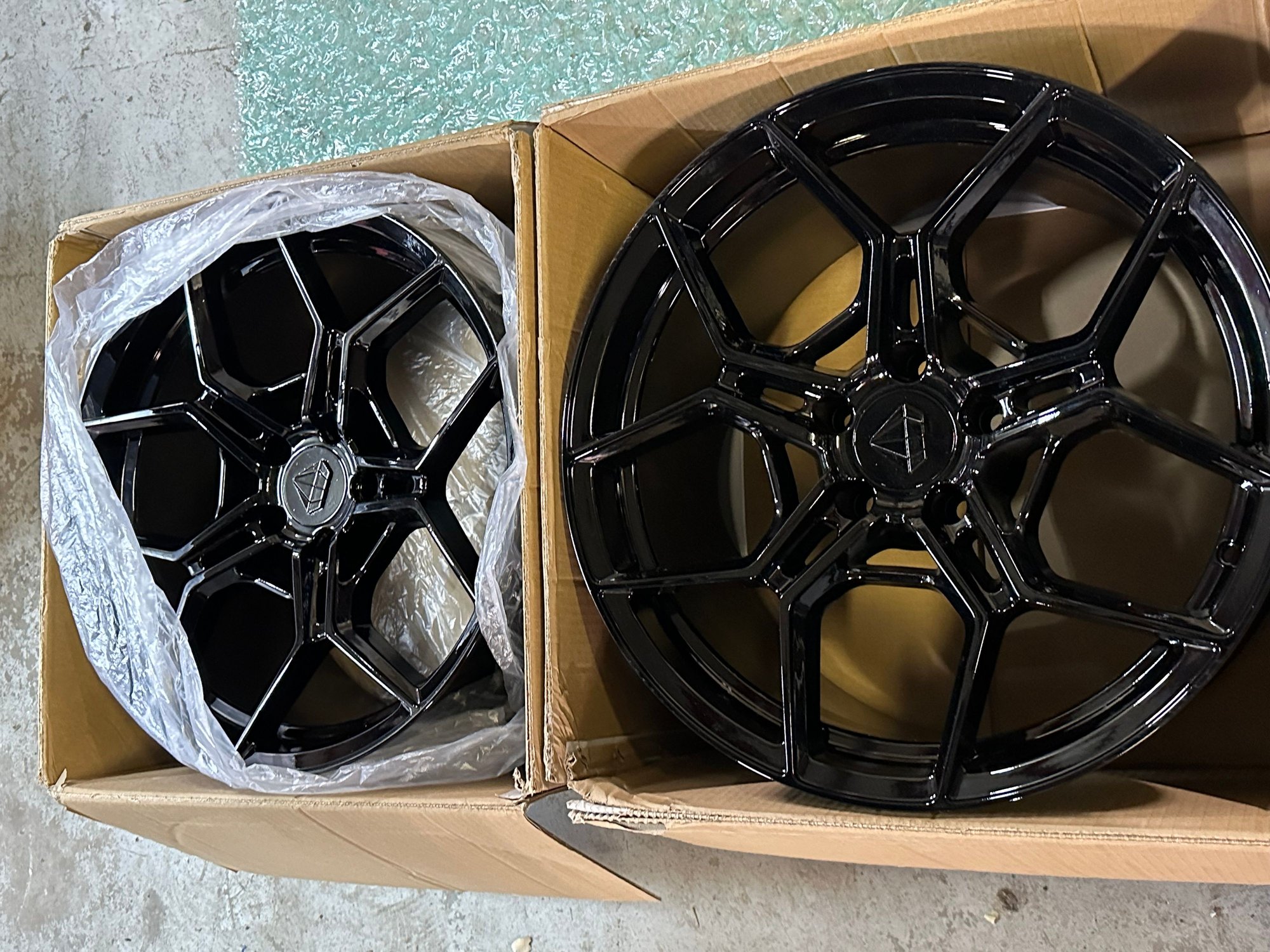 FS (For Sale) New rear z06 Rims for quick drag tire swap. black Diamond ...