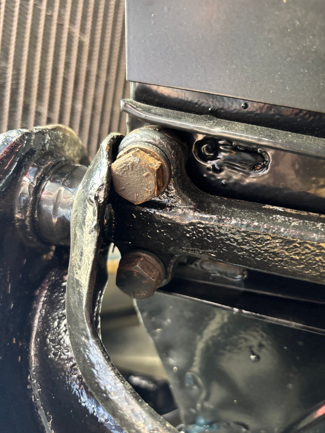 Holy CRAP !!!! Lower control arm bolt fell out. Need to fix ...