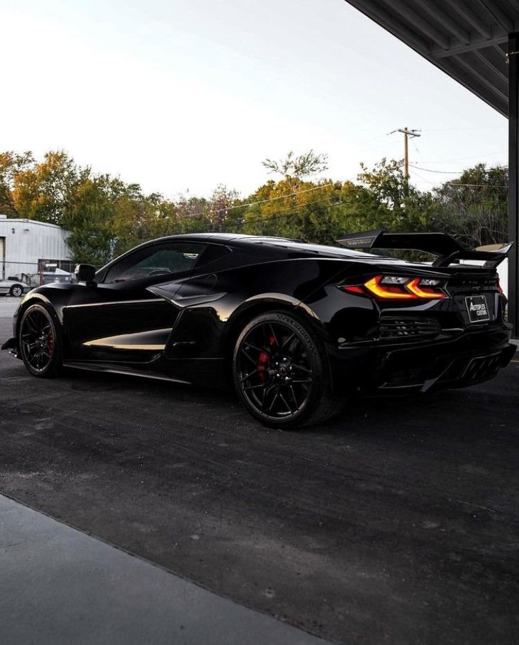 SOLD - '23 Z06 Z07 3LZ Black/Red Stealth 3,200 miles - CorvetteForum ...