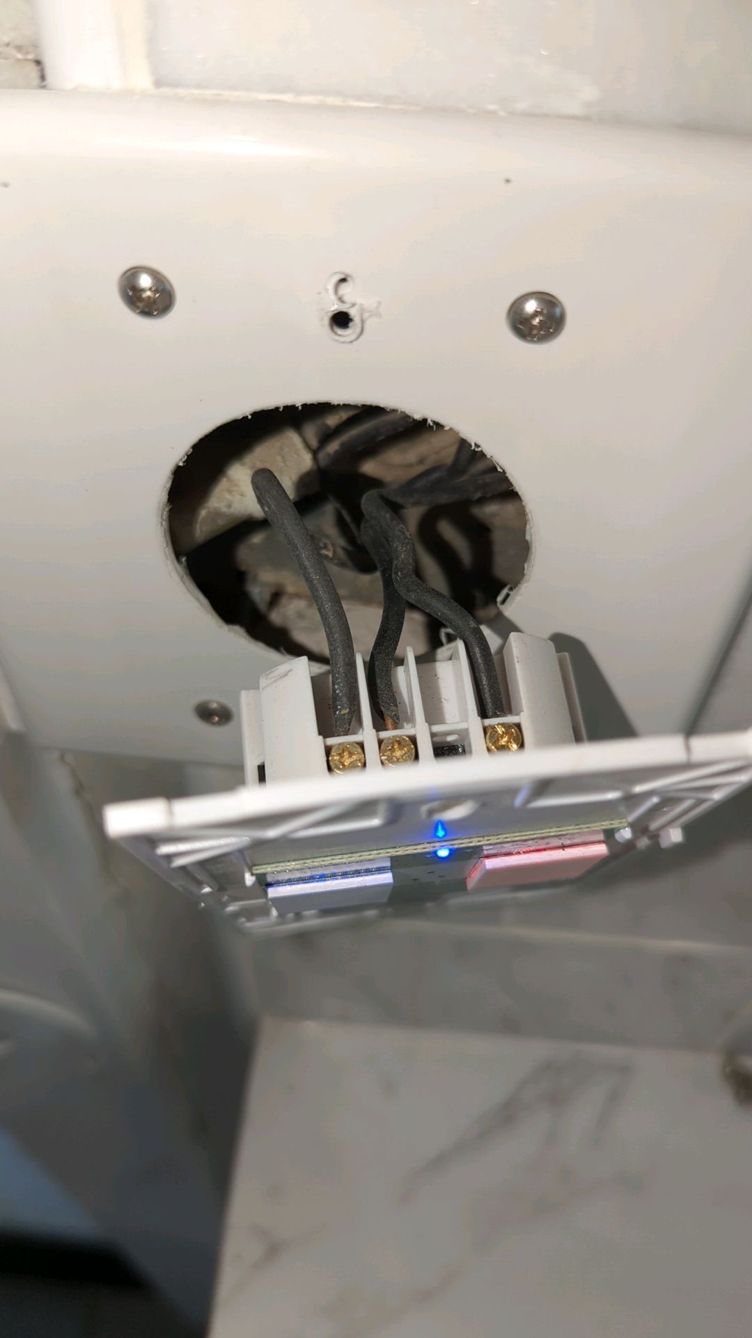 Back porch light controls kitchen lights? - DoItYourself.com Community ...