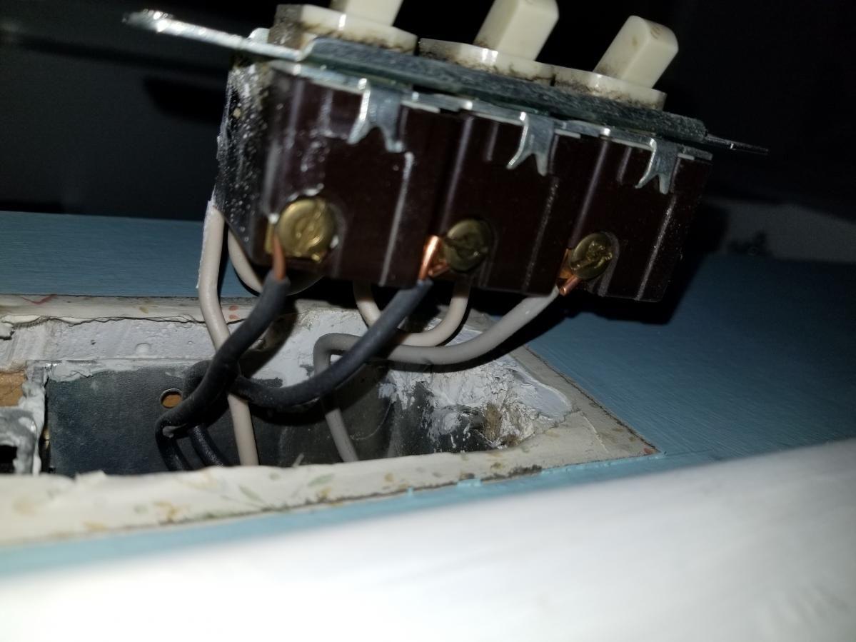 Bathroom light/heater/fan switch wiring - DoItYourself.com Community Forums
