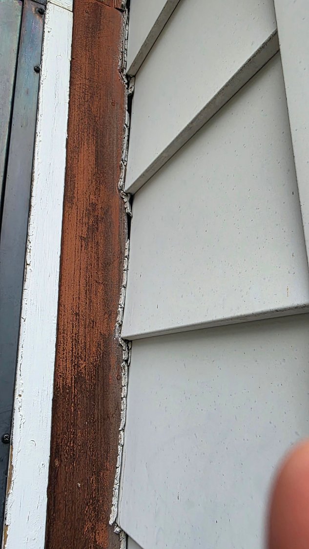 Caulking Aluminum Siding Gaps - DoItYourself.com Community Forums