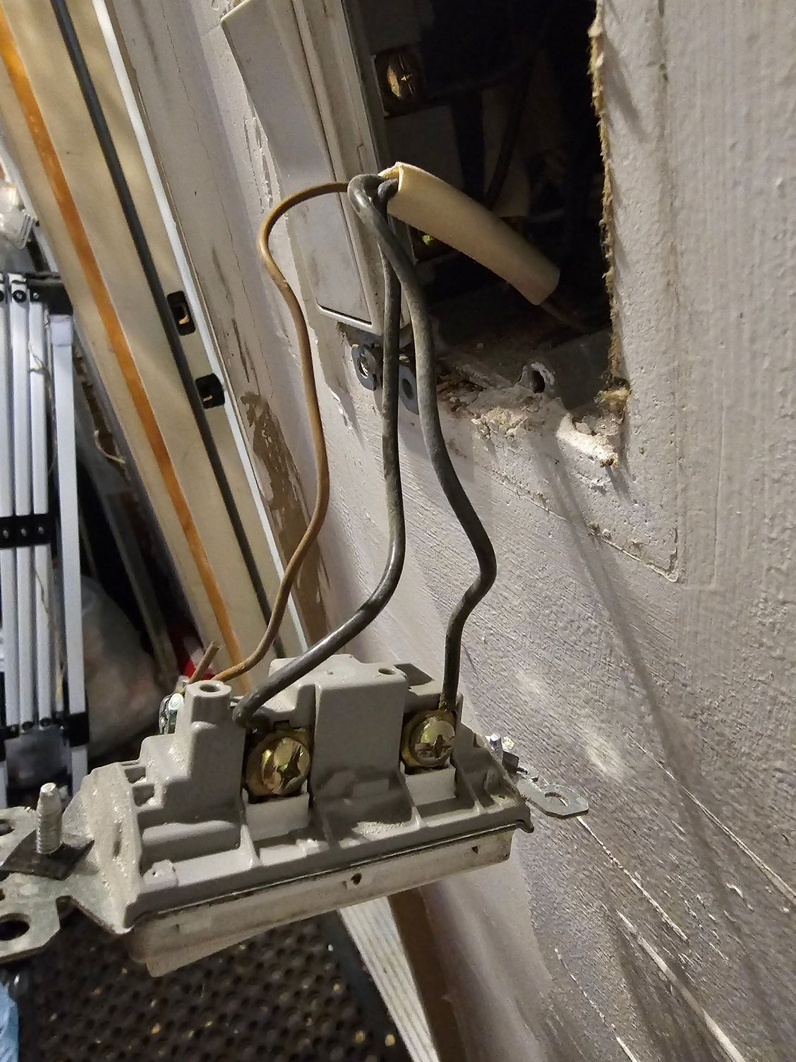 New wifi light switch need neutral wire - DoItYourself.com Community Forums