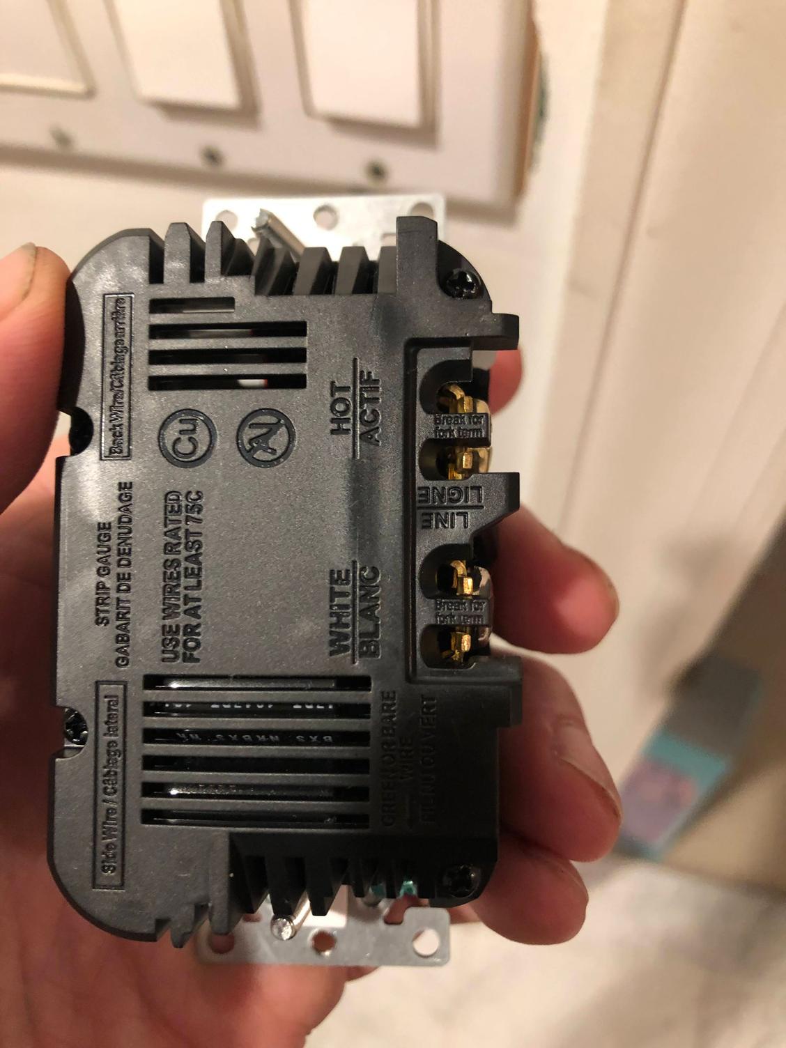 USB Receptacle + Red Wire (switch) - DoItYourself.com Community Forums