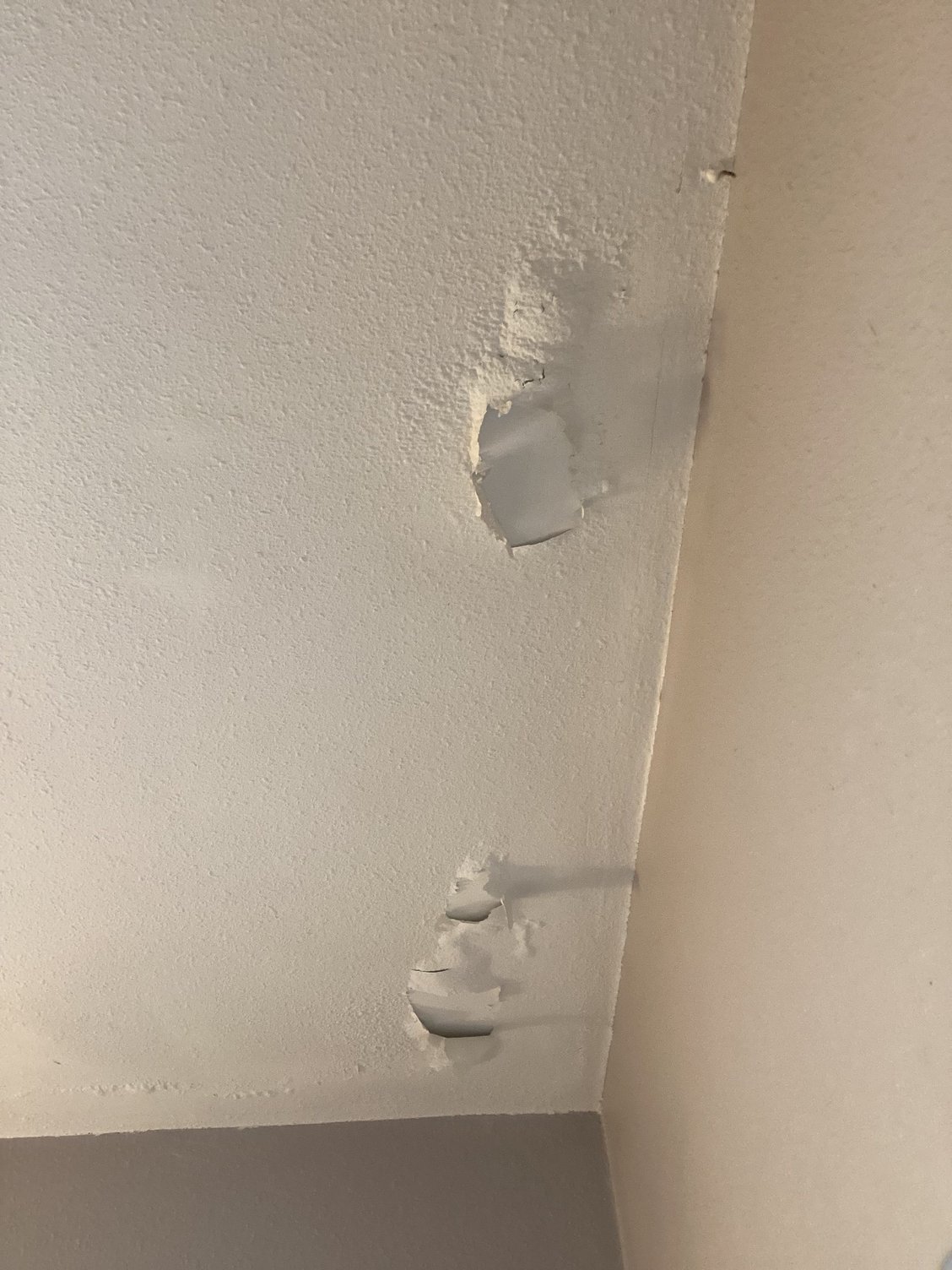 Ceiling problems in bathroom. - DoItYourself.com Community Forums