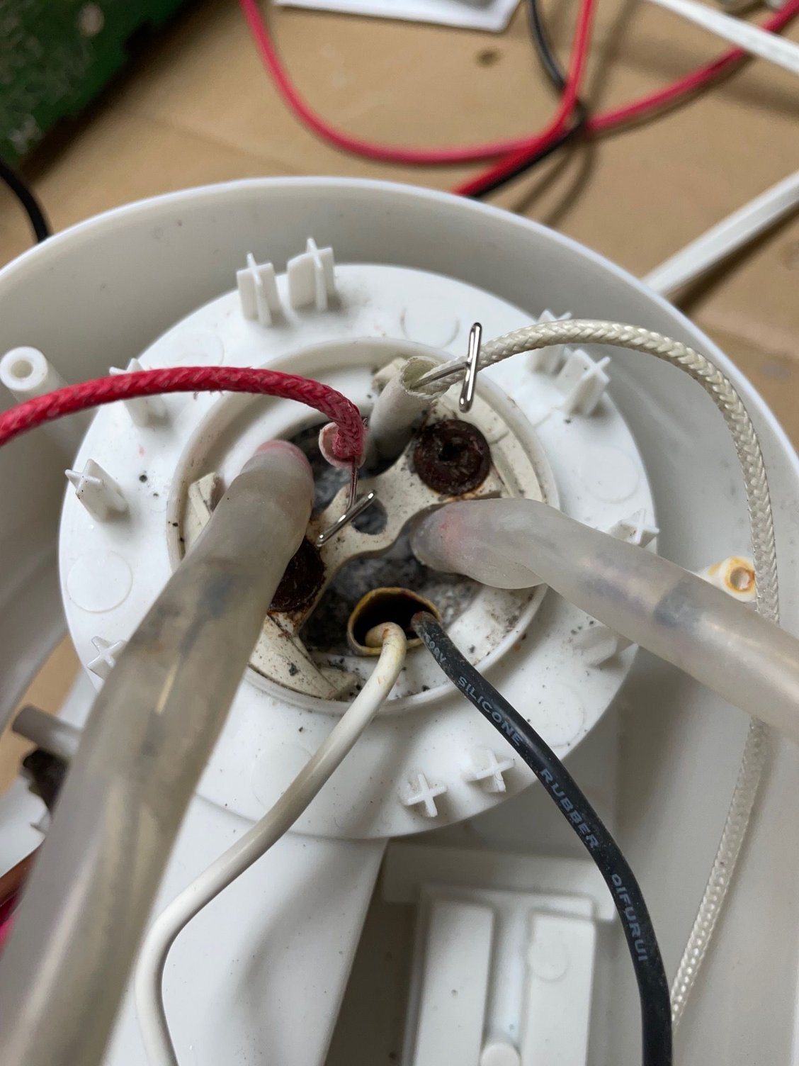 Portable Humidifier Model 975CVS -- Help in understanding circuit ...