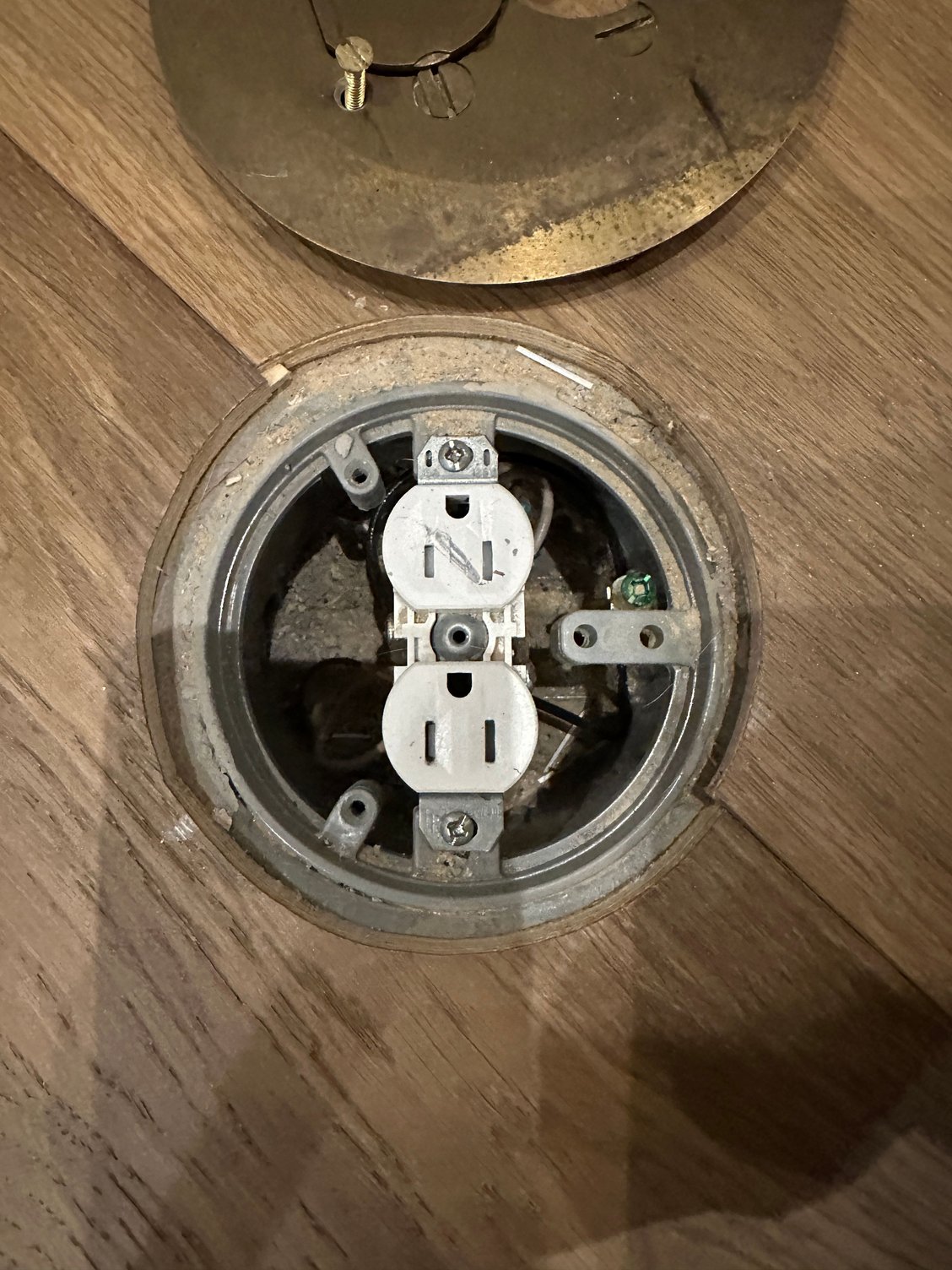 Replacing Existing Floor Outlets - DoItYourself.com Community Forums