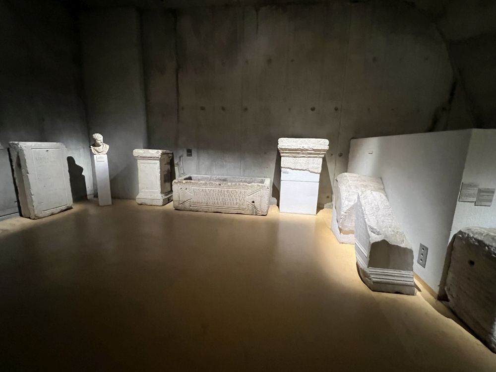 Endless jet set and glamour - or just a few fill-ins? - Page 2 ...