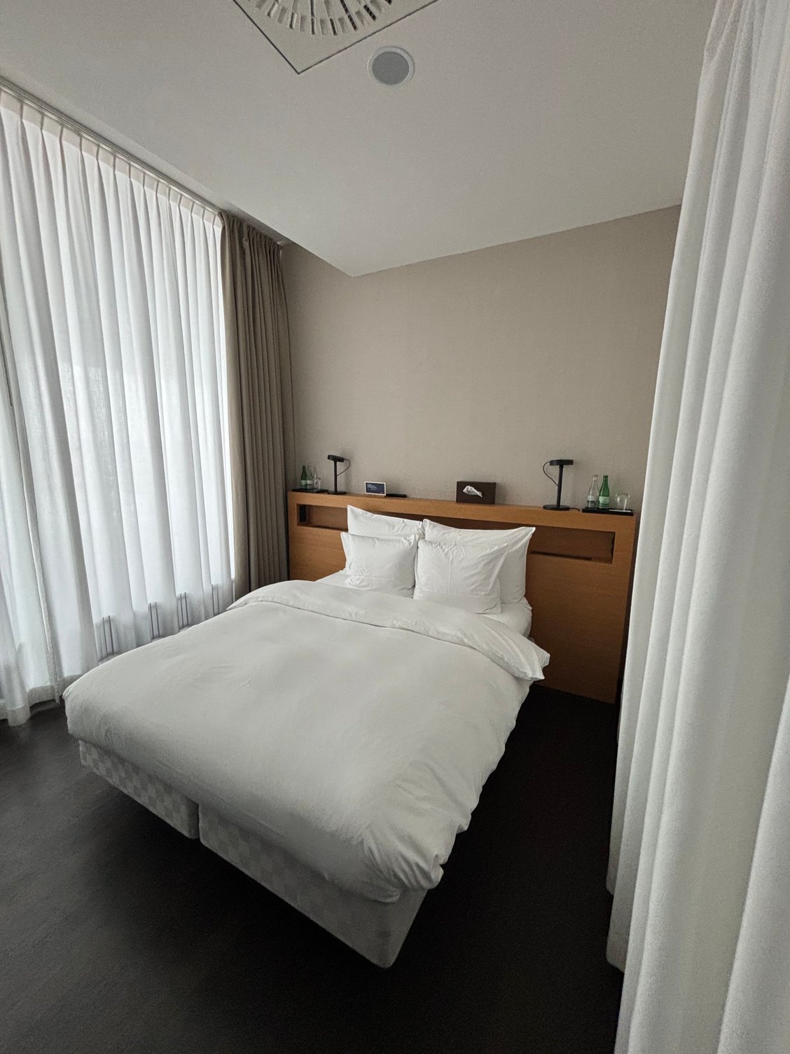 A lot of First: BOS-ORD-ZRH-HKG/PVG-ZRH-BOS - FlyerTalk Forums