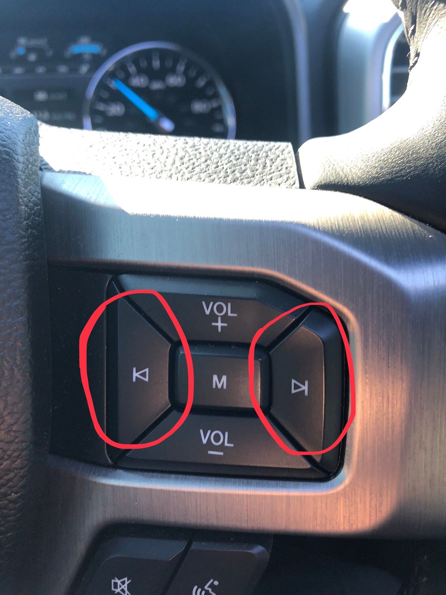 Can you change the function of steering wheel radio controls? - Ford ...