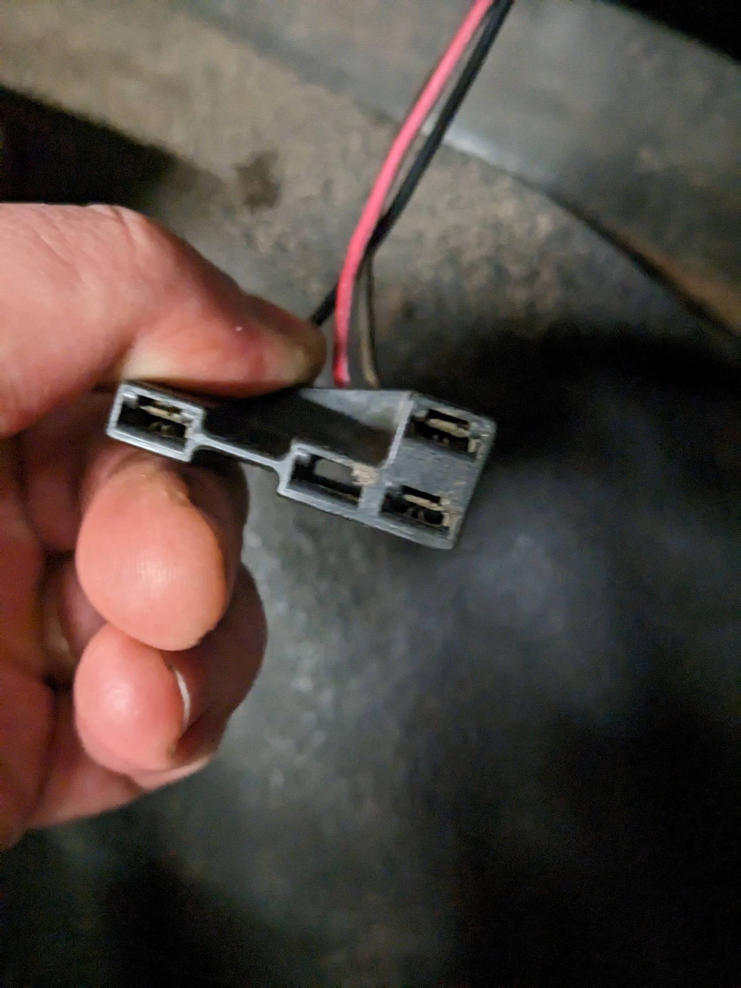 Under passenger dash Connector - Ford Truck Enthusiasts Forums