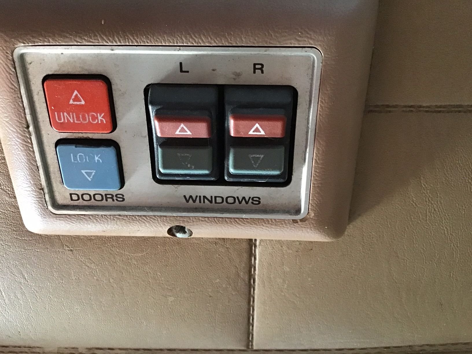 LH Door Power Window Switch combo 1985 - Ford Truck Enthusiasts Forums