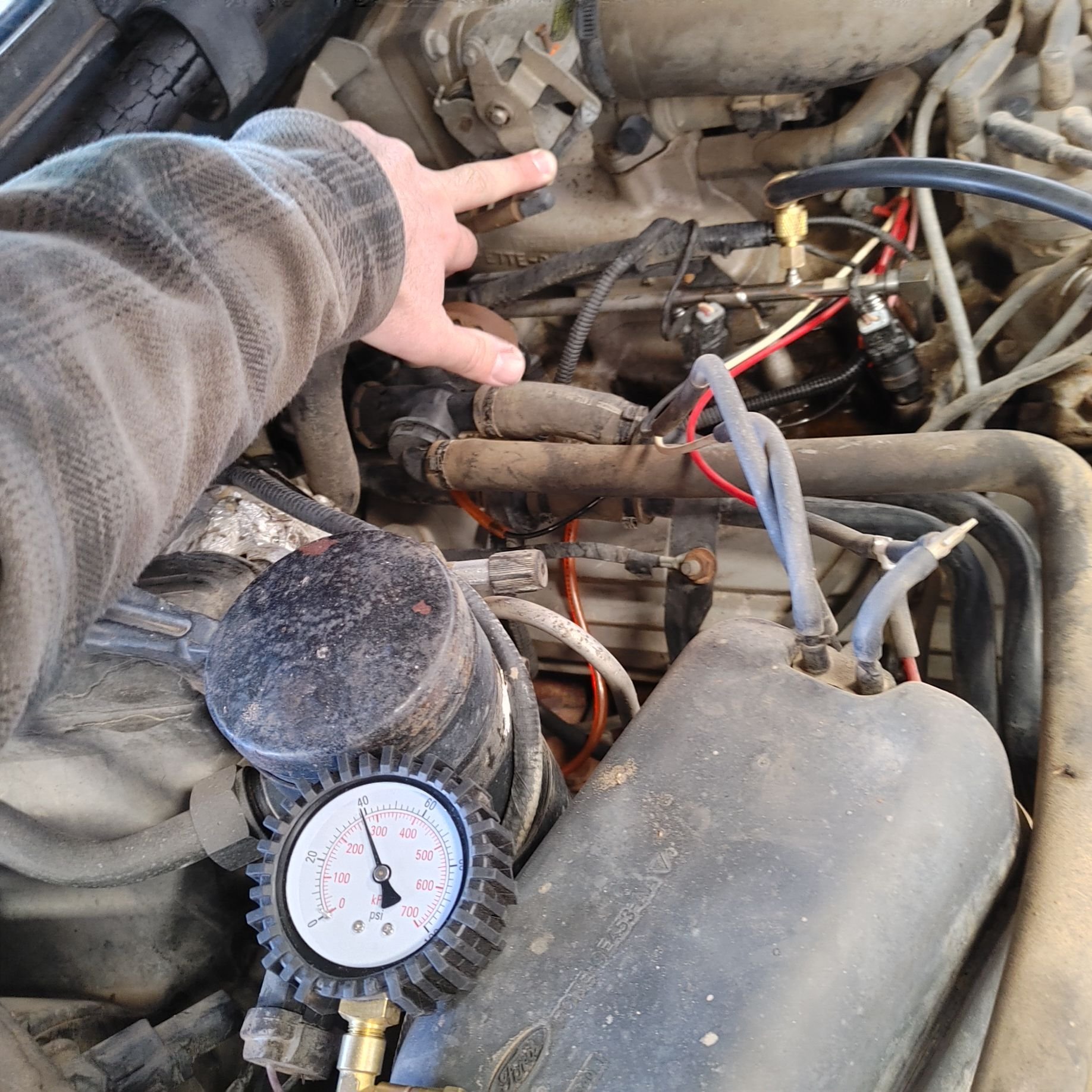How to check fuel pressure on 1987-1997 gasoline Ford trucks - Ford ...