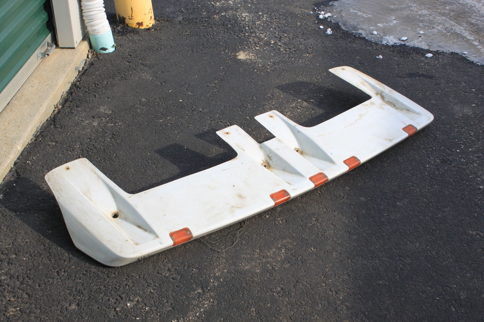 Lund MoonVisor 19065 For 1999-2007 Ford Super Duty without cab lights ...