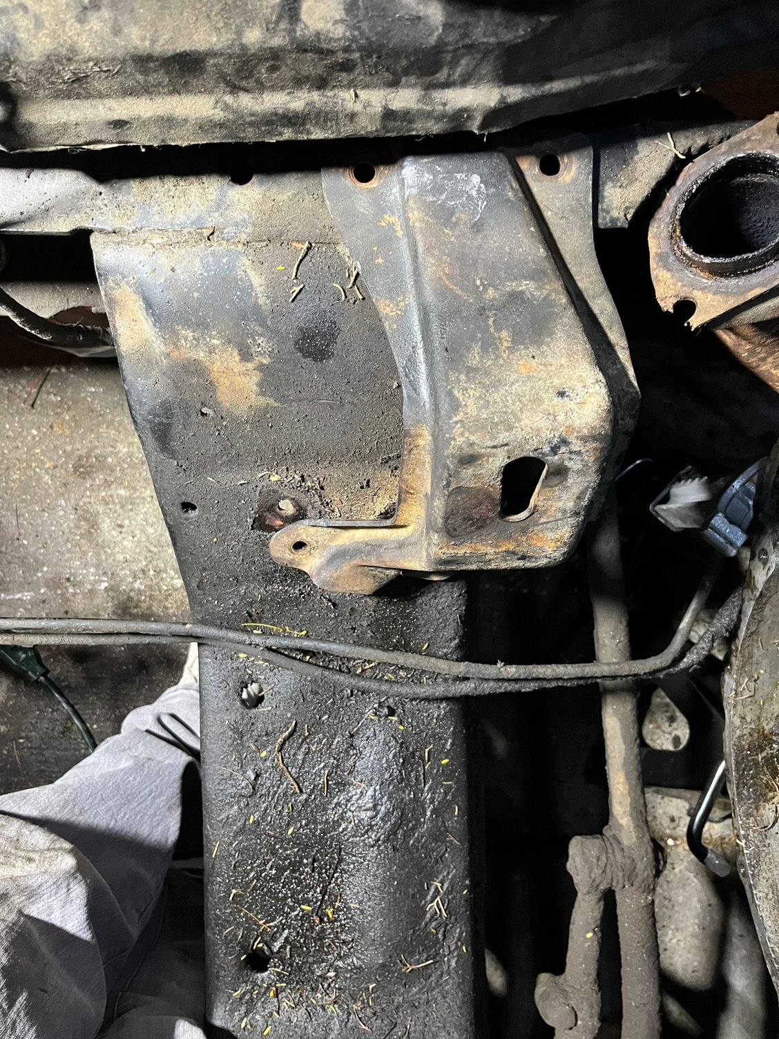 Engine perch tower correct? - Ford Truck Enthusiasts Forums