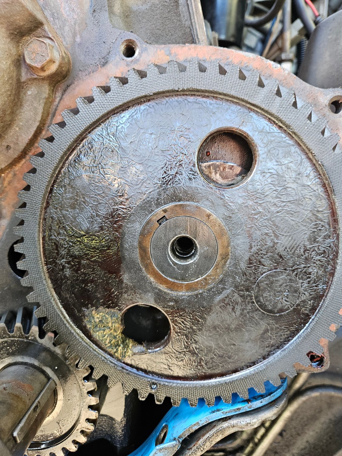 can't figure out how to get crankshaft timing gear off. - Ford Truck Enthusiasts Forums