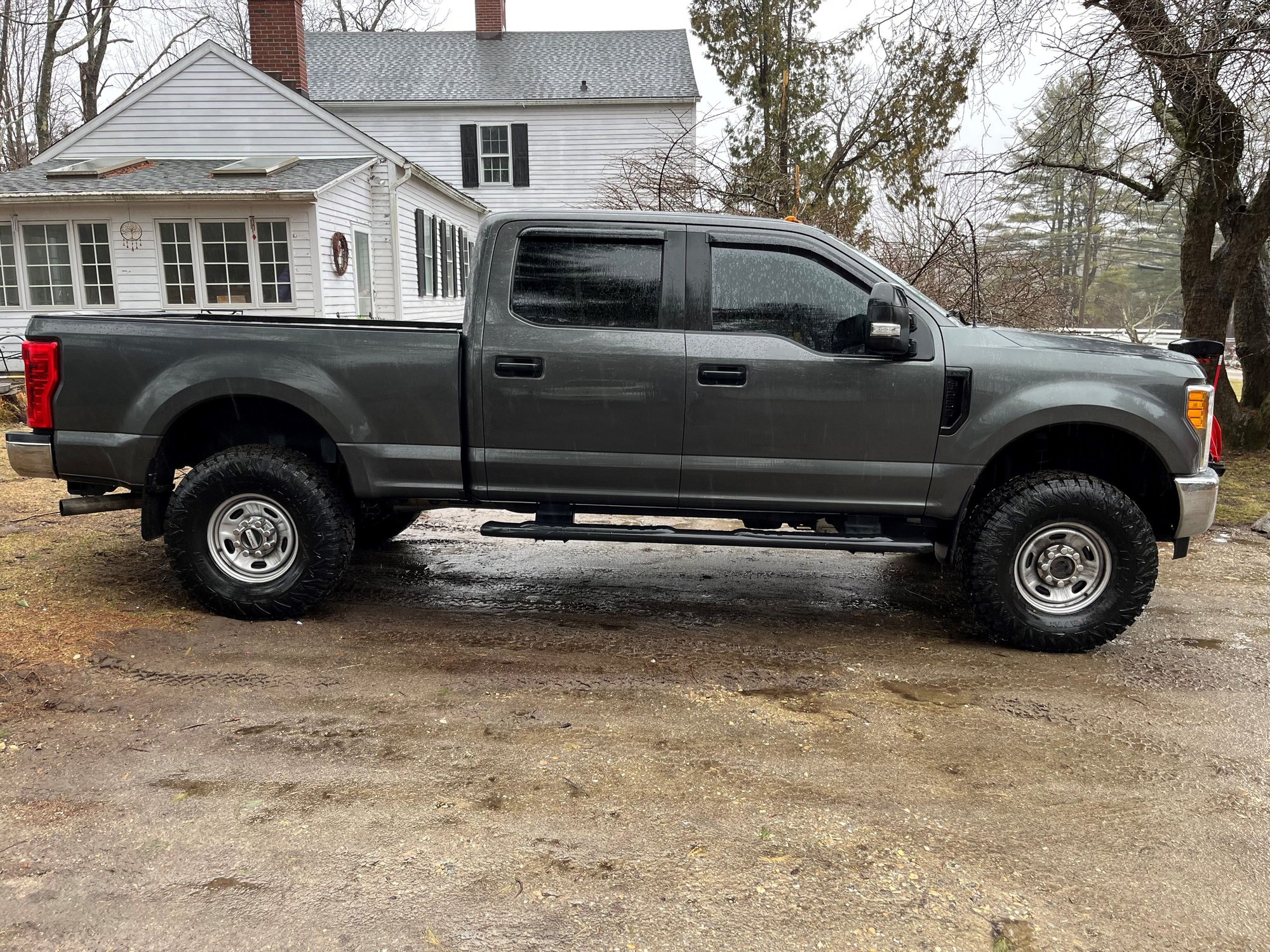 super duty pics with 37's / what are ya'll running - Ford Truck ...