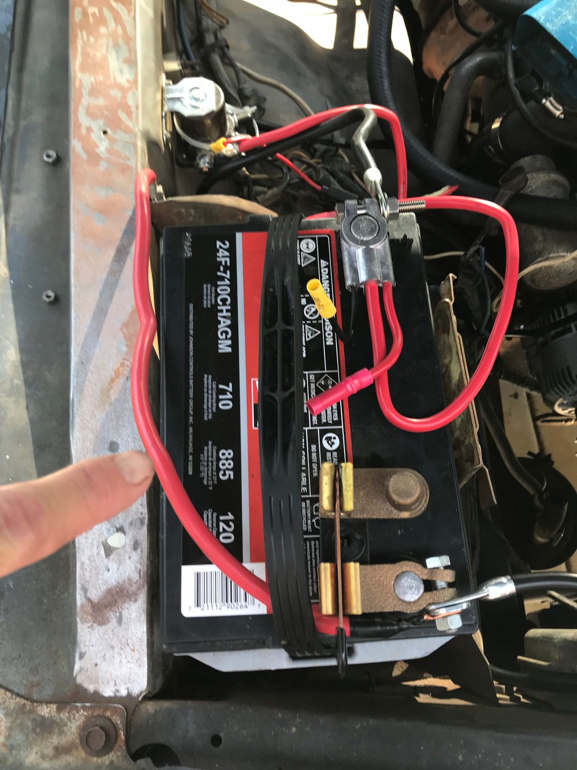 low voltage with main battery - Ford Truck Enthusiasts Forums