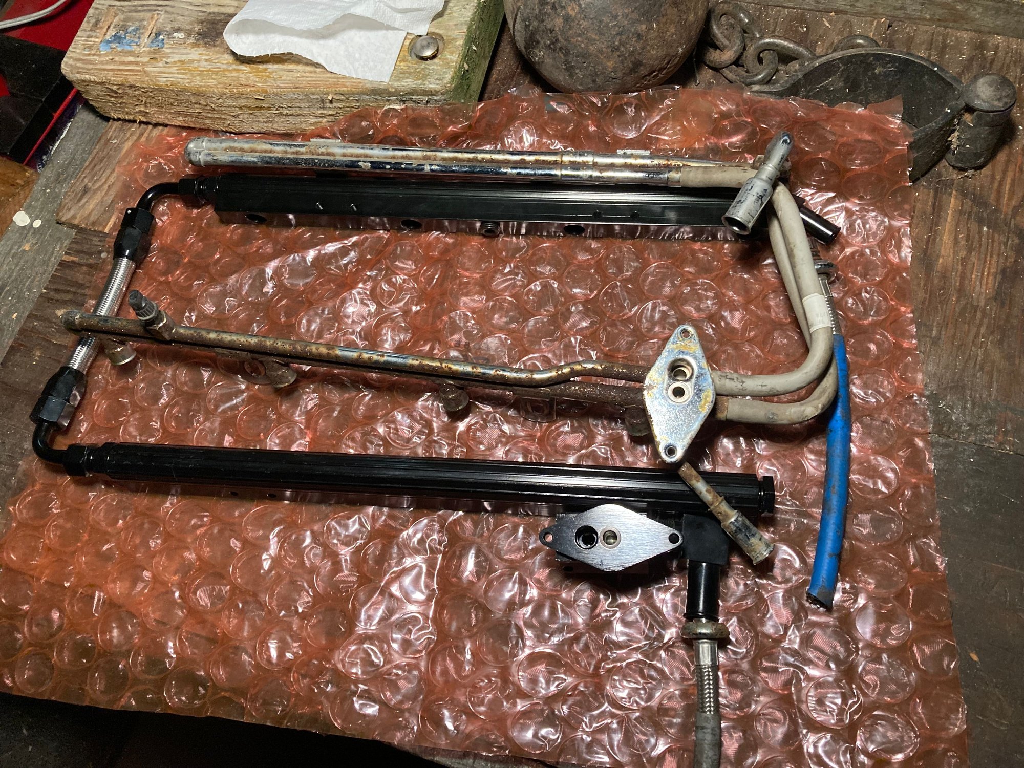 Old style 351W fuel rail source? - Ford Truck Enthusiasts Forums