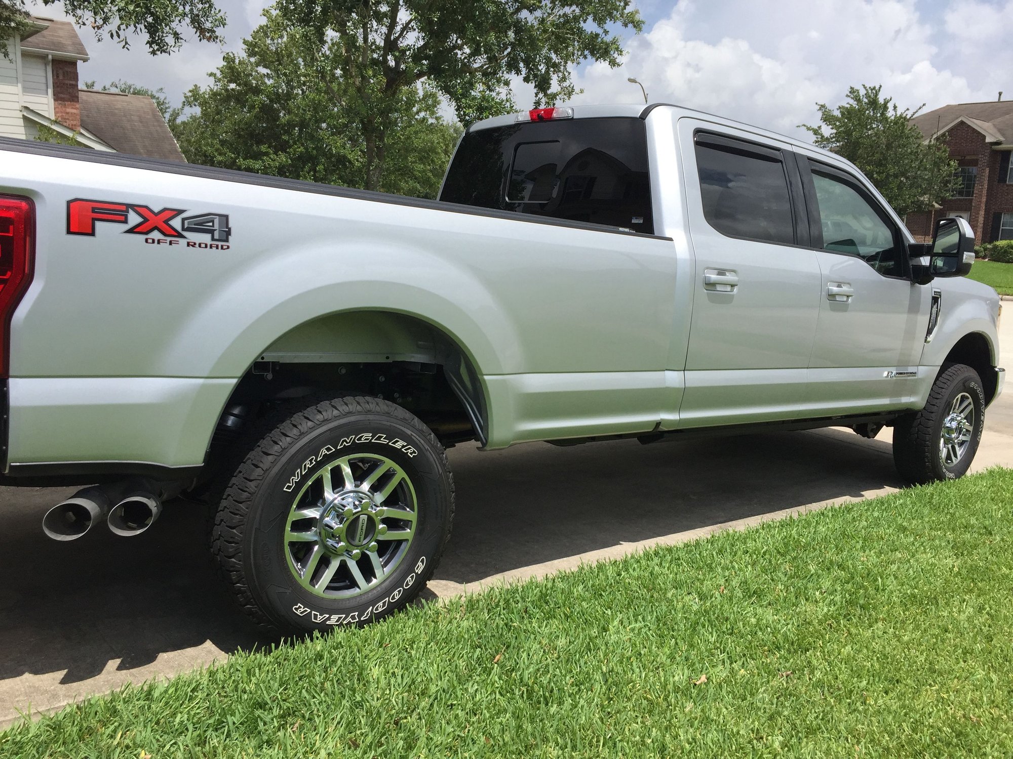 Silver long bed Lariat pictures - Ford Truck Enthusiasts Forums