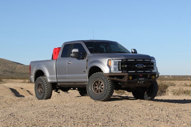 ’17 Ford F-250 Super Duty SuperCab XLT 4x4 (with 40" x 13.50" tires ...