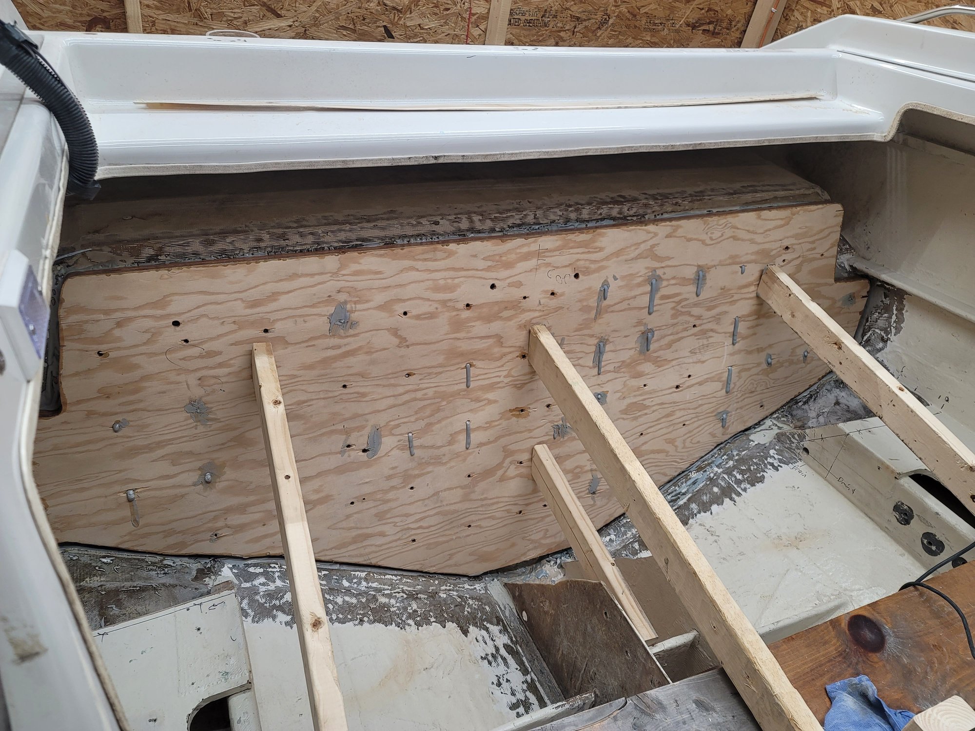 Powerquest 290 Transom and Stringer Project - Offshoreonly.com