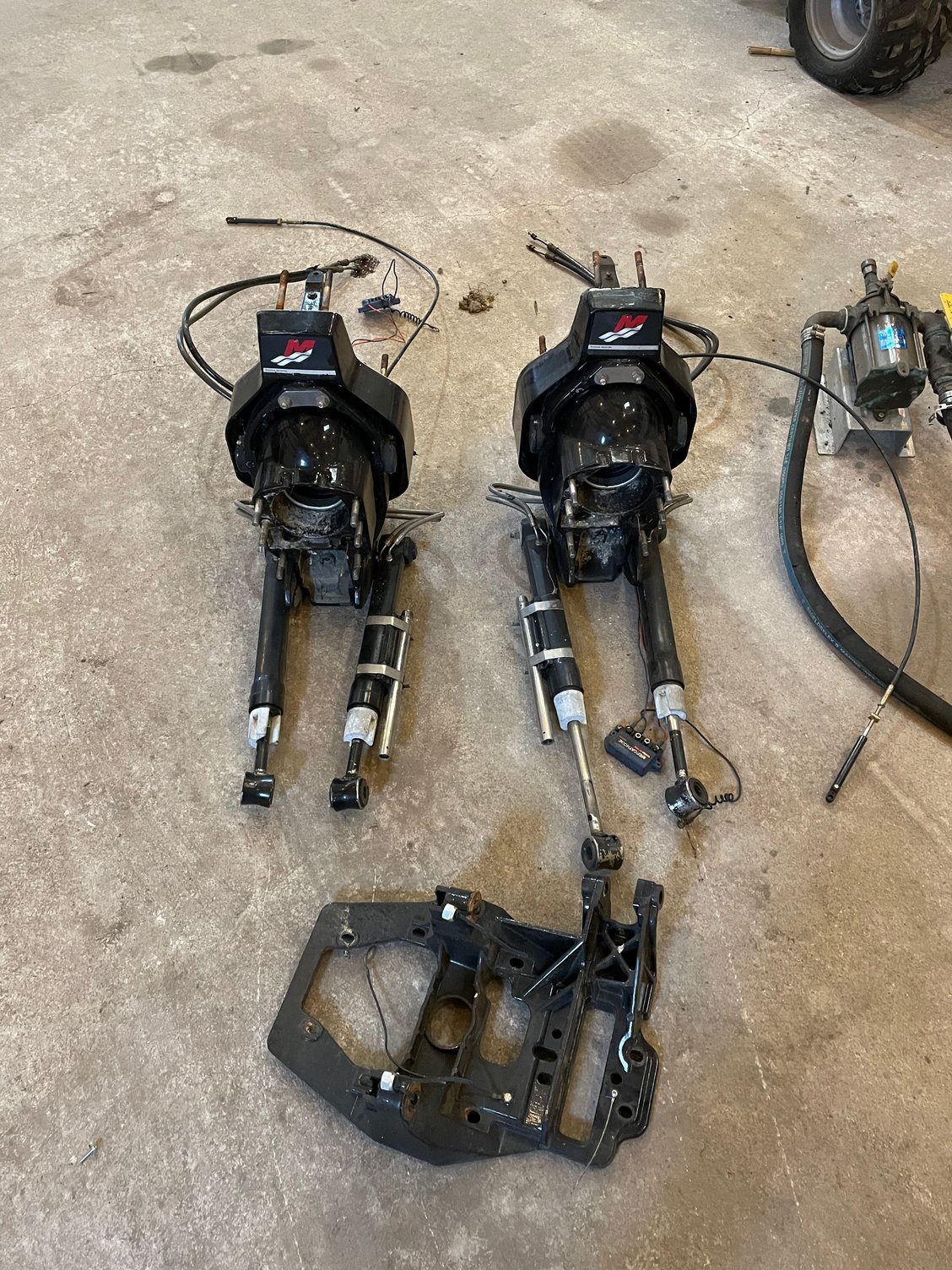 Bravo 1 transom assemblies - Offshoreonly.com