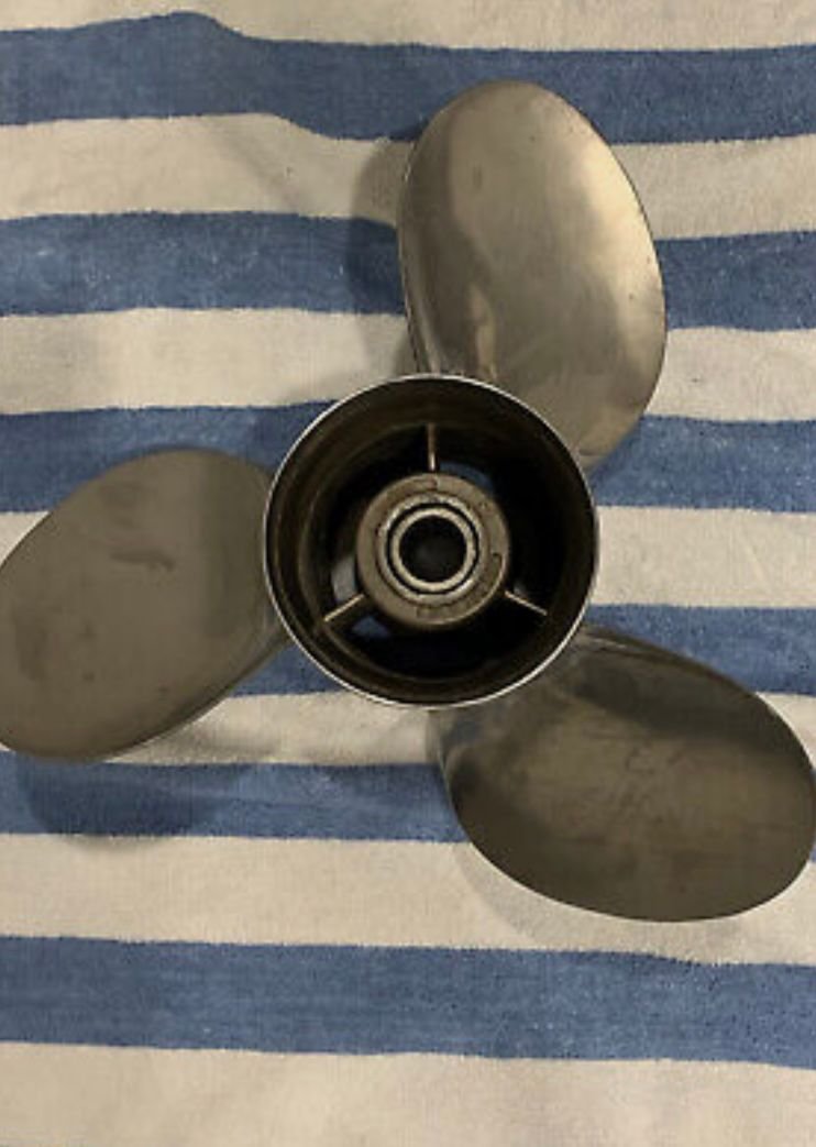 22 Pitch 3 Blade Michigan Stainless Steel Propeller - Offshoreonly.com