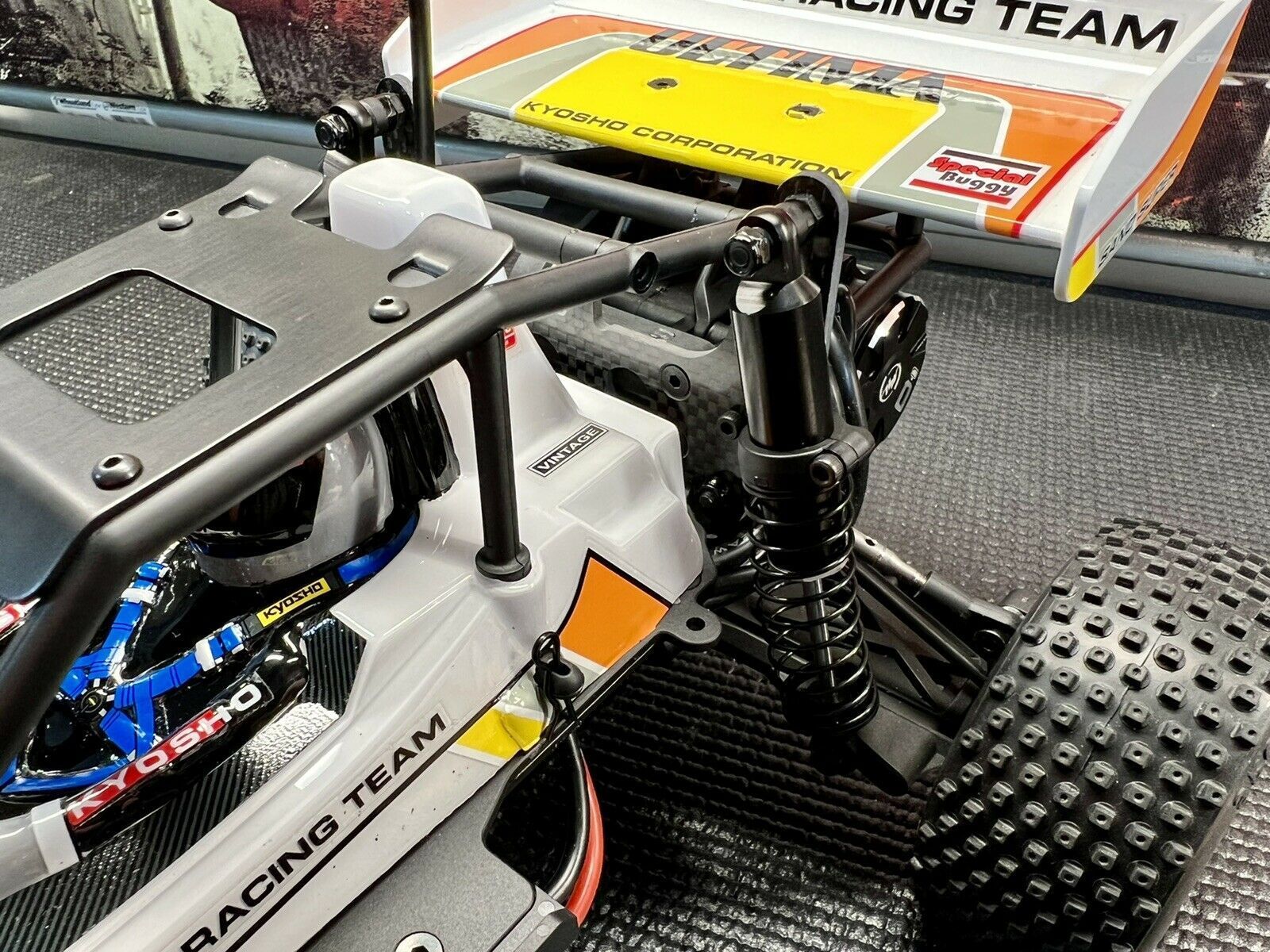 New Custom Kyosho Ultima ReRe - R/C Tech Forums