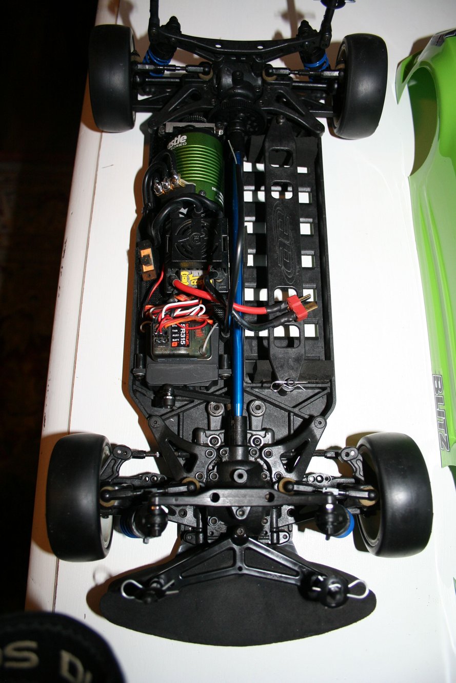 TC4 with New Castle Brushless,new rx/tx,ectras and RTR,,Like New ...