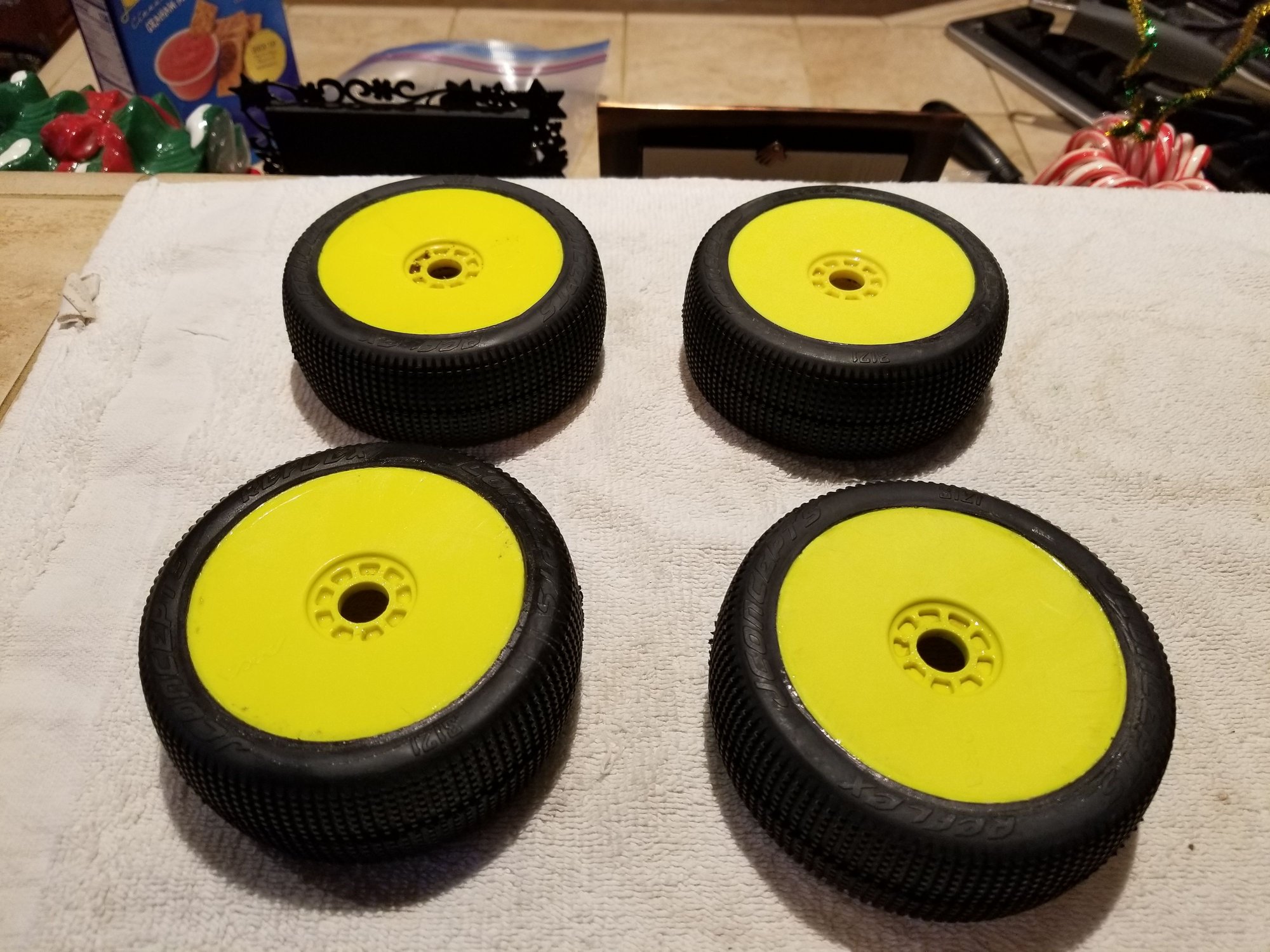 JConcepts Green Reflex on yellow wheels - for buggy - R/C Tech Forums