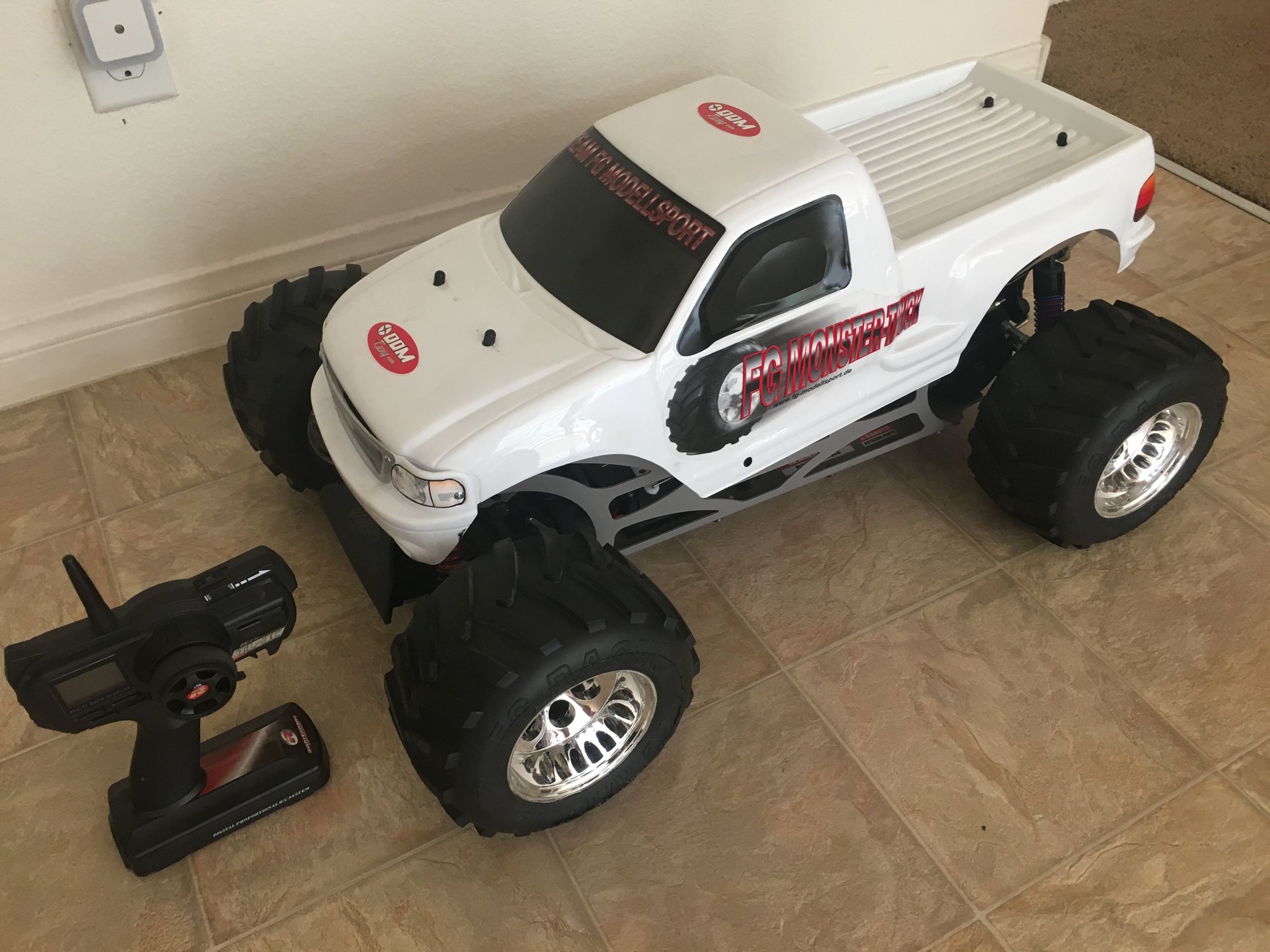 F/s new fg 4x4 Gas monster truck - R/C Tech Forums
