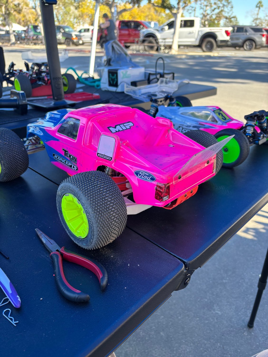 Vintage madness! ARTR Fan RC composite worlds car and RC10T CL edition ...
