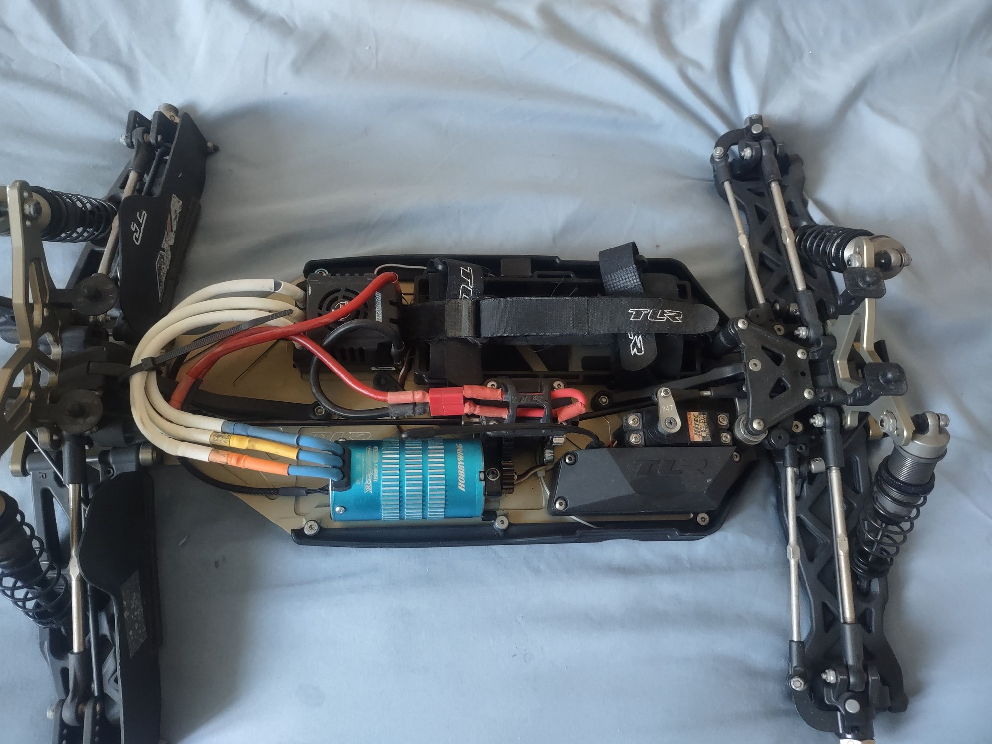 TLR Losi 8IGHT 3.0 1/8 4WD 6s Electric Brushless Race Truggy ARTR - R/C ...