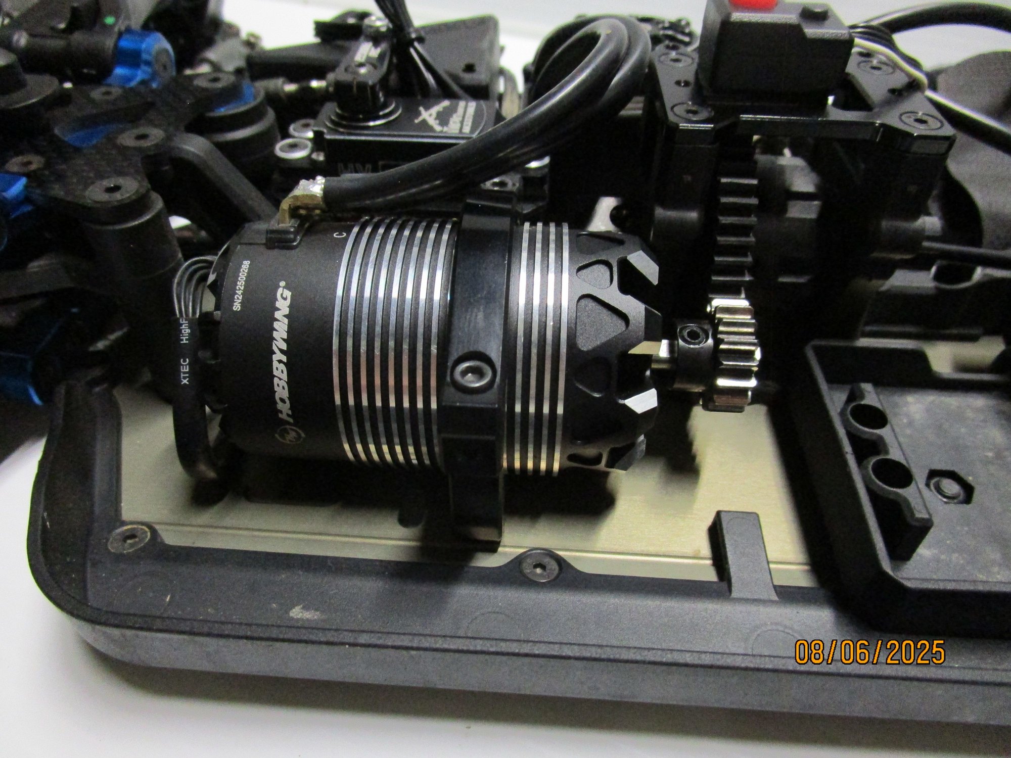 ASSOCIATED RC8 B4.1E AND HW 1900KV COMBO - R/C Tech Forums