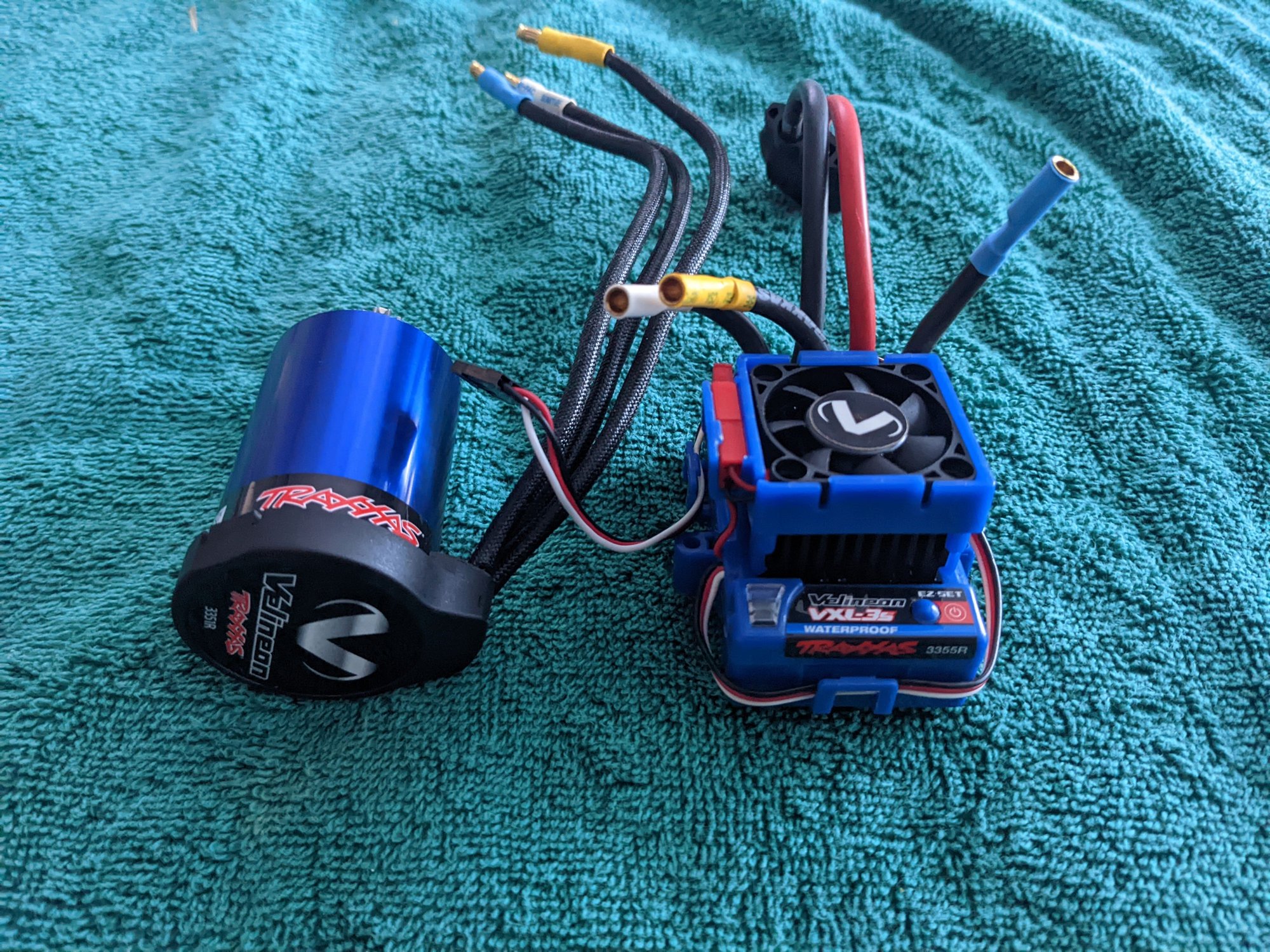 Traxxas VXL-3s ESC with fan & Motor 4 Pole Brushless System - R/C Tech ...