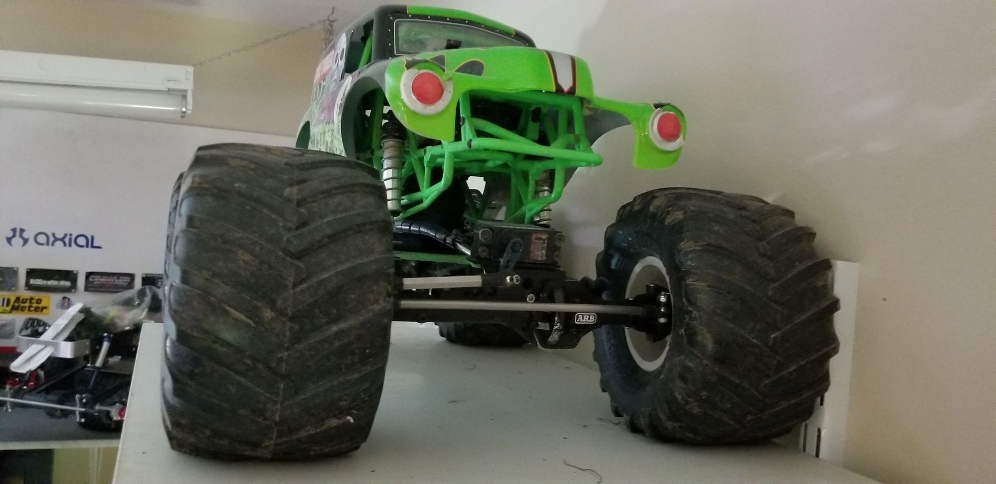 Axial SMT10 gravedigger Monster truck upgraded! - R/C Tech Forums