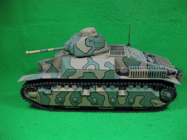 2 French tanks, - RCU Forums