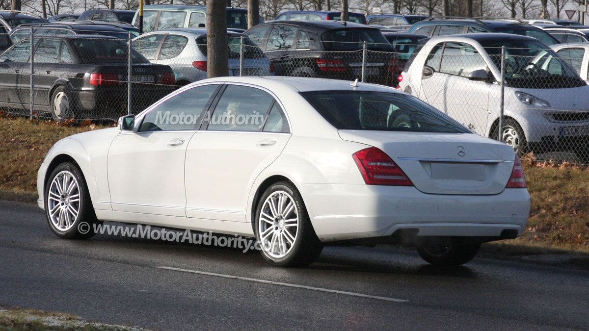 Facelifted Mercedes Benz S-Class brochure leaks