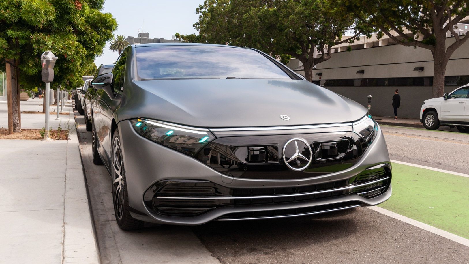 Mercedes to use turquoise lights to signify automated driving