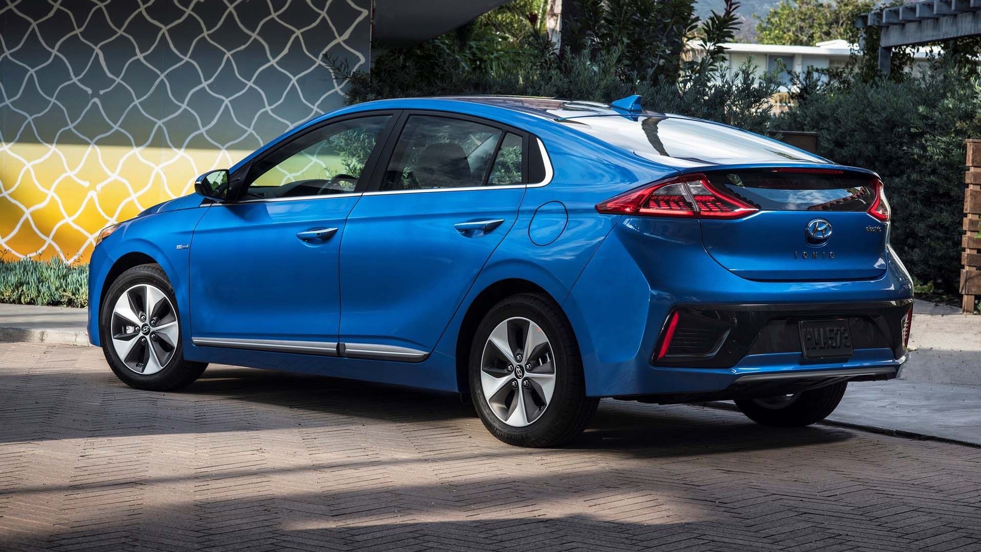 Battery Electric Vehicle (BEV) - Green Car Photos, News, Reviews, and ...